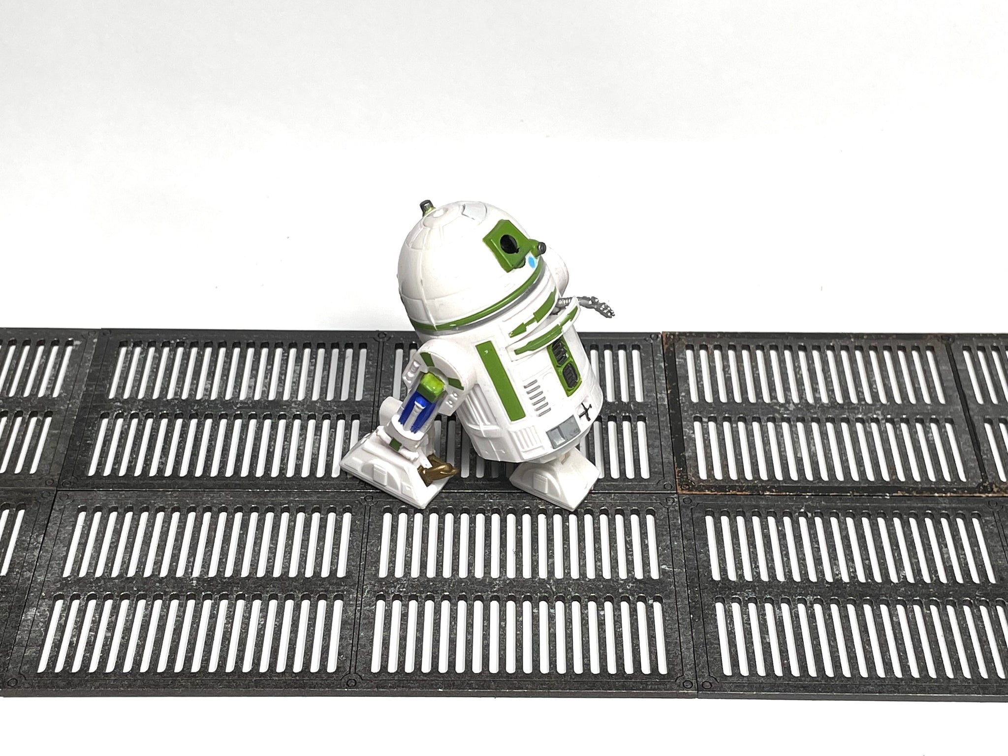 Sci-Fi Walkways – Jason Jensen Trains